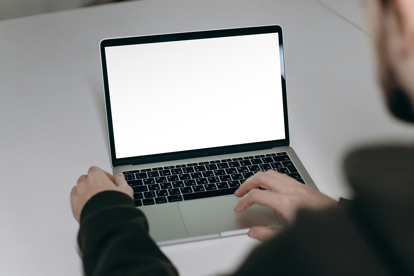 Free MacBook Laptop Screen Mockup - mockupbee