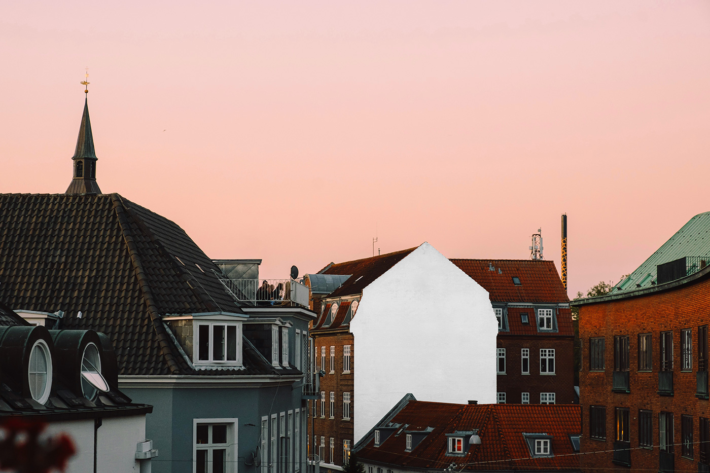 Free Wall in Old Town Mockup - mockupbee